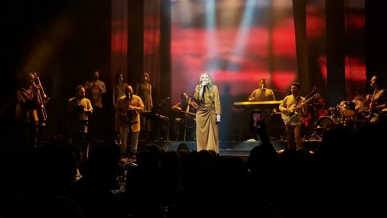 Η Νατάσσα Μποφίλιου ερμηνεύει live στίχους του ΛΕΞ! - Rapnroll.gr